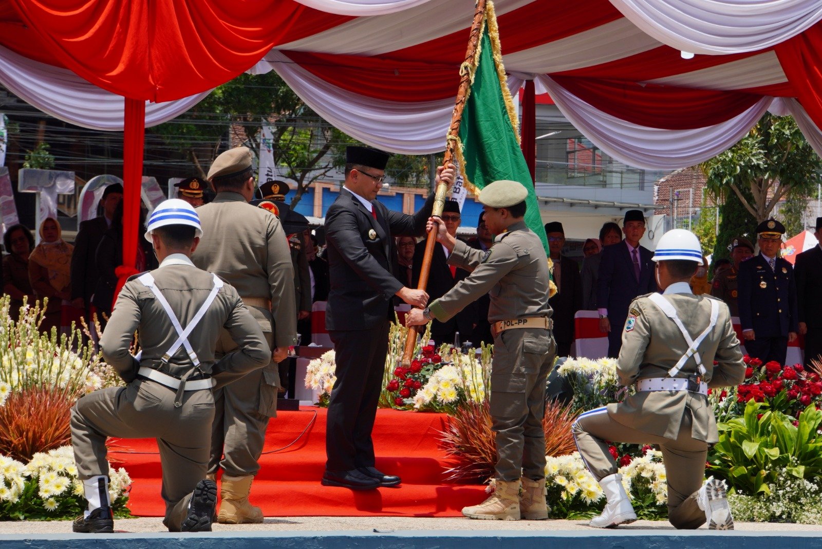 malang-post.com - Pataka Jer Basuki Mawa Beya Tiba di Kota Batu ...