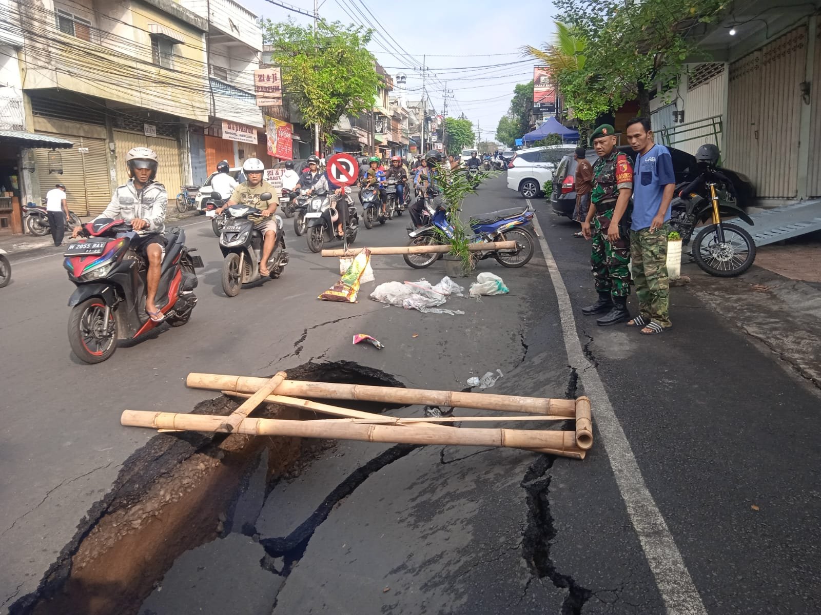 malang-post.com - Jalan Rusak di Blimbing Ancam Keselamatan Pengguna ...
