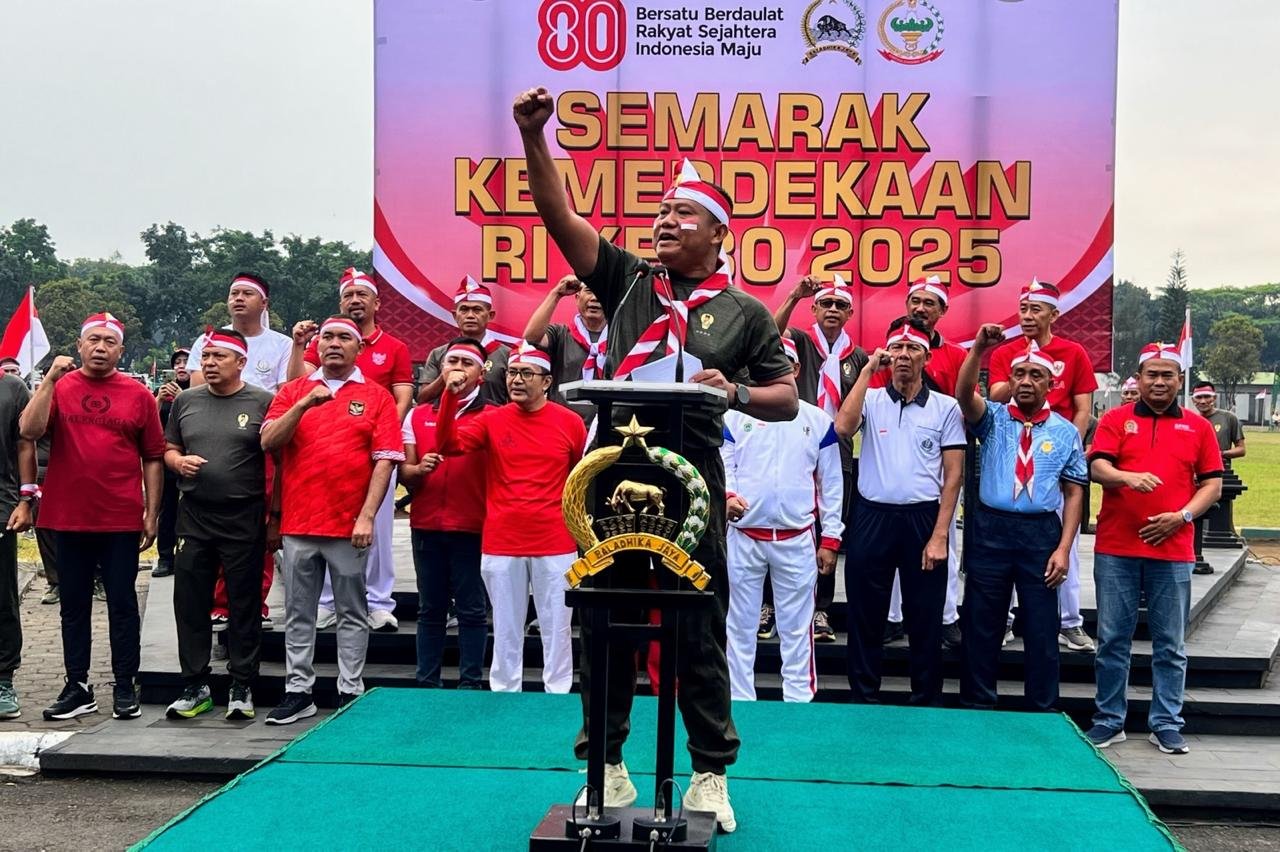 malang-post.com - Korem 083/BDJ Bikin Rampal Jadi Lautan Merah Putih