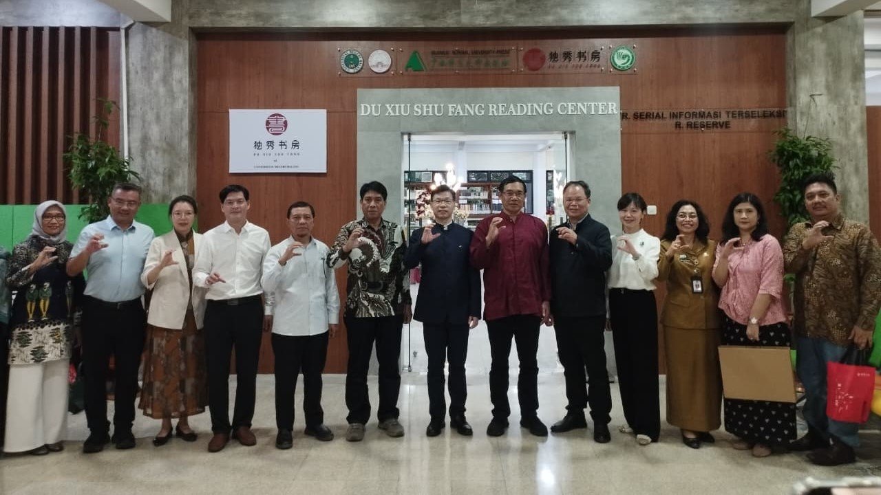 malang-post.com - Perpustakaan Universitas Negeri Malang Punya Du Xiu ...